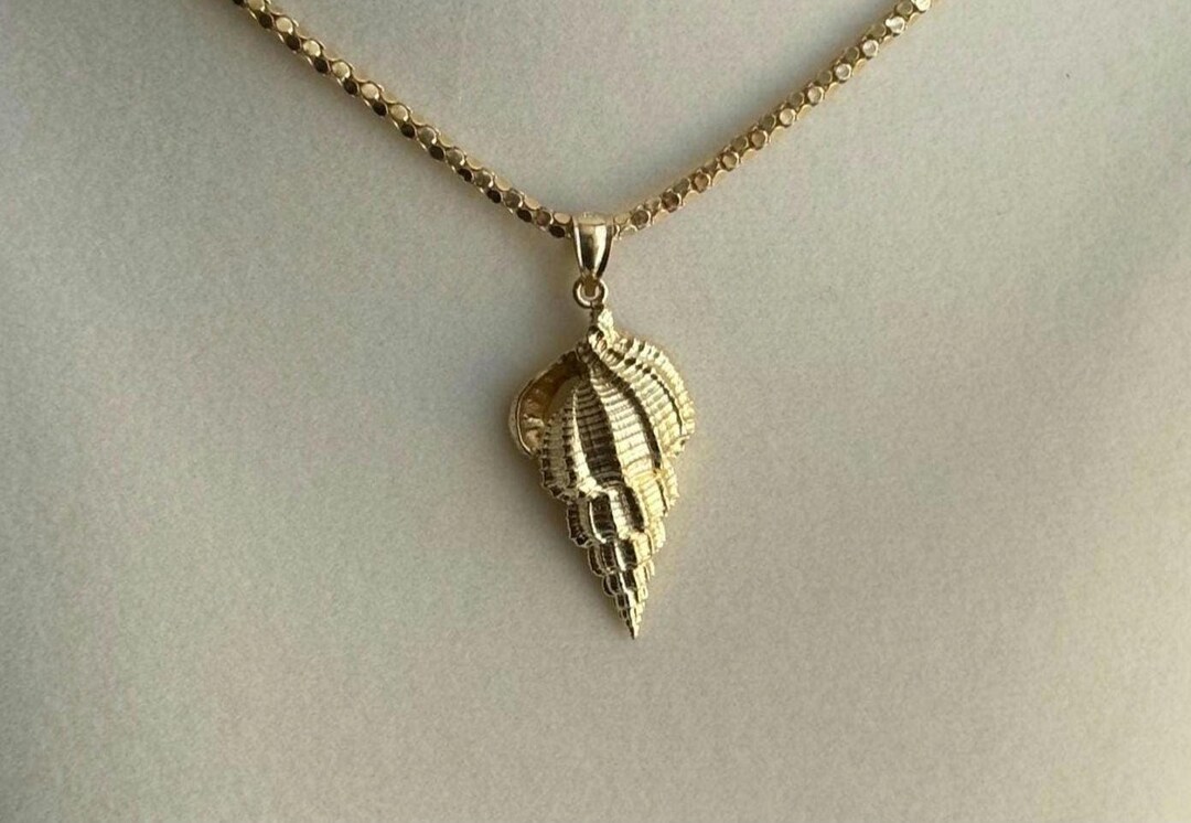 14 Karat Solid Gold Handmade Conch Shell Pendant. Gold Weight 4.7 Gms ...