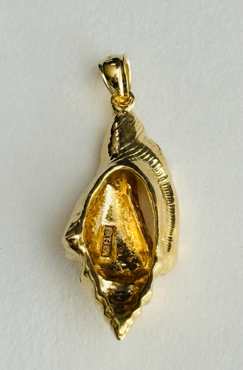 14 Karat Gold Handmade Conch Shell Pendant - Etsy