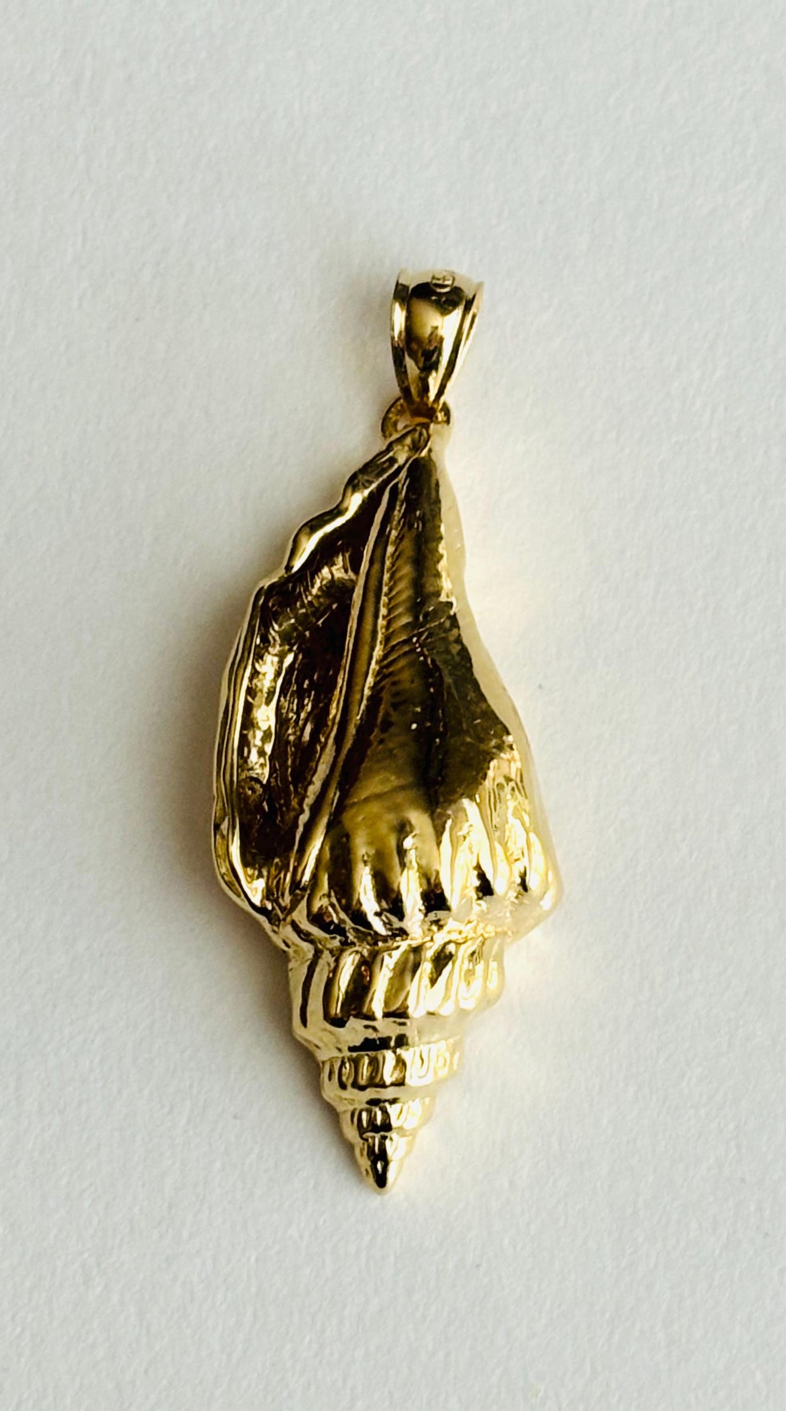 14 Karat Gold Handmade Conch Shell Pendant - Etsy