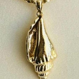 14 Karat Gold Handmade Conch Shell Pendant - Etsy