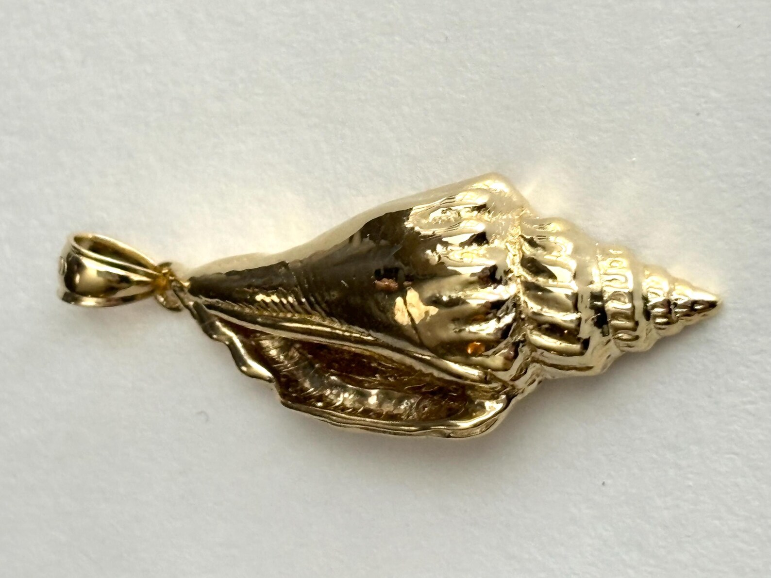 14 Karat Gold Handmade Conch Shell Pendant - Etsy