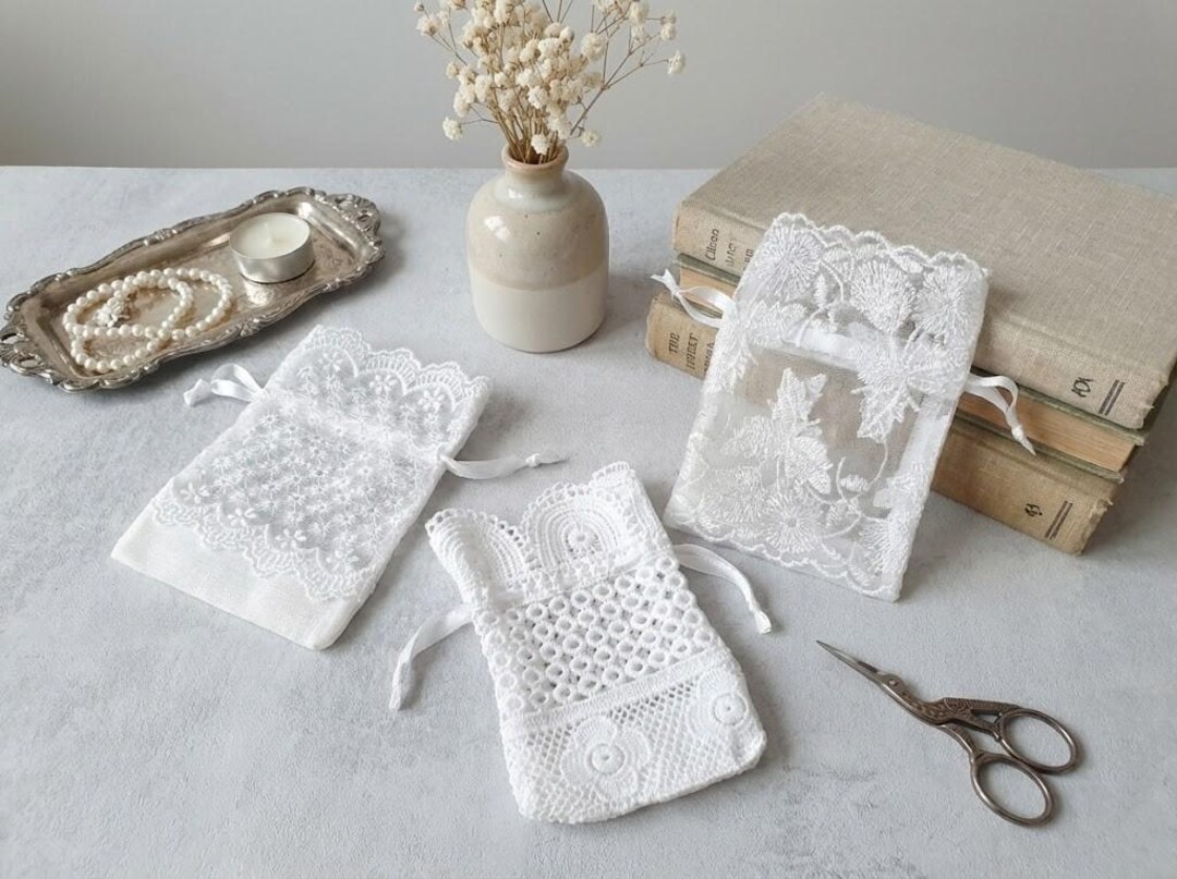 White Lace Drawstring Favor Bags | Sheer Wedding Pouch (4x5.5 Inch), 5 ...