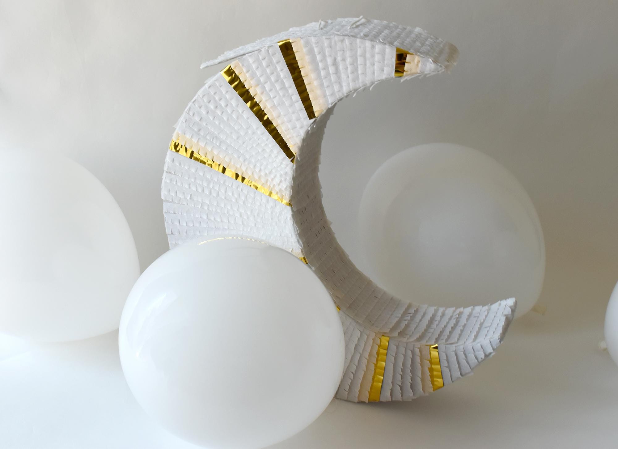 White Crescent Moon Pinata for Birthday Party 23 X 16 X 4 Inch, Pinata ...