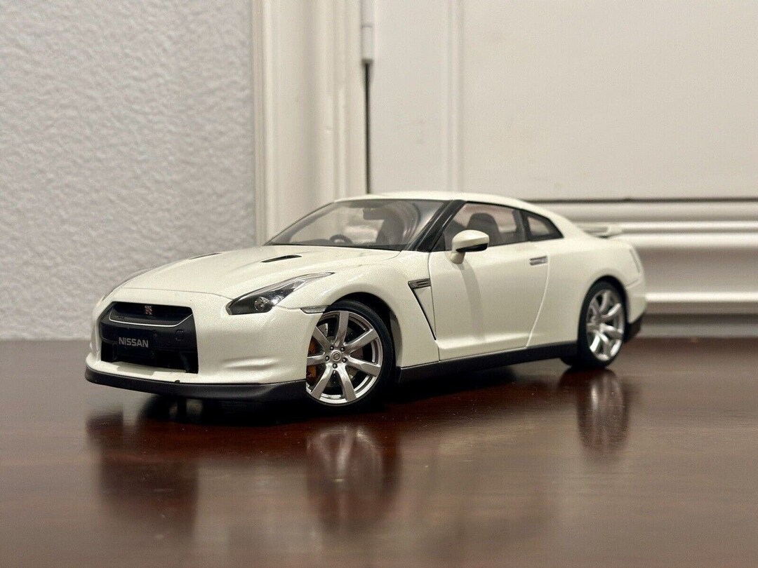 1:18 Autoart Nissan GTR R35 Pearl White Limited Edition to 200 - Etsy