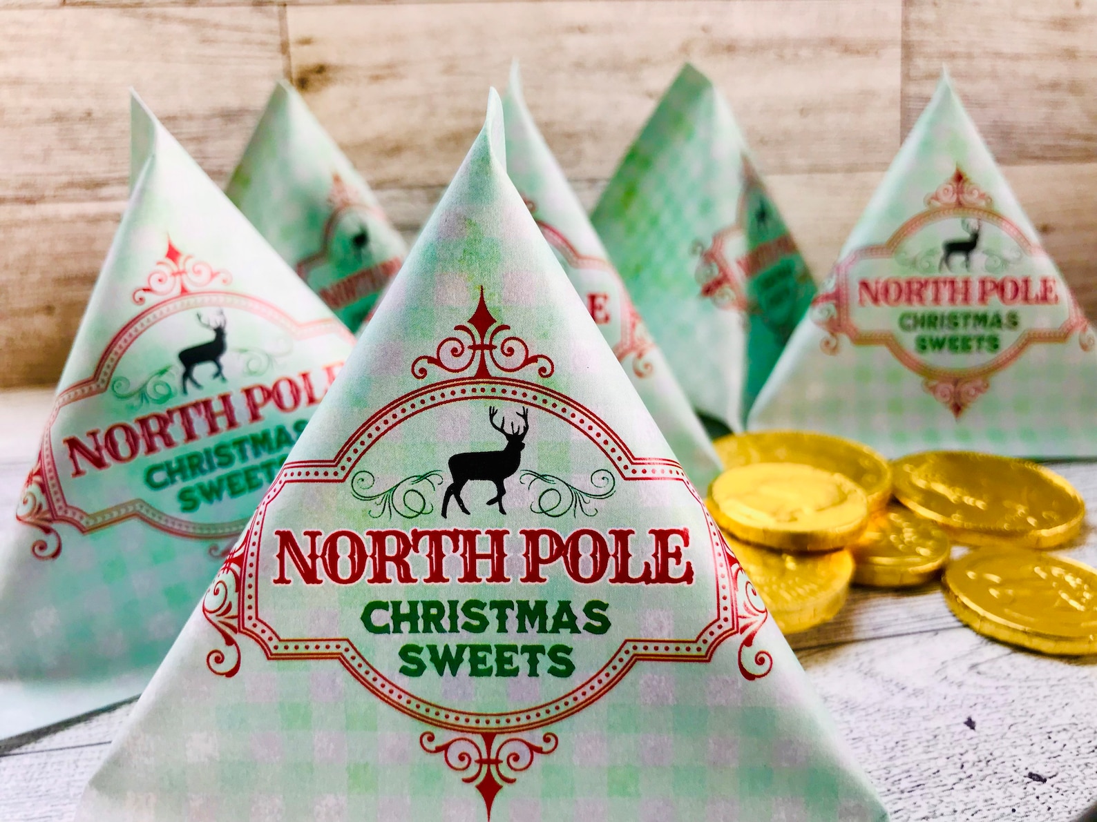 Printable Christmas Candy Favors, Pyramid Template, Triangular Candy ...