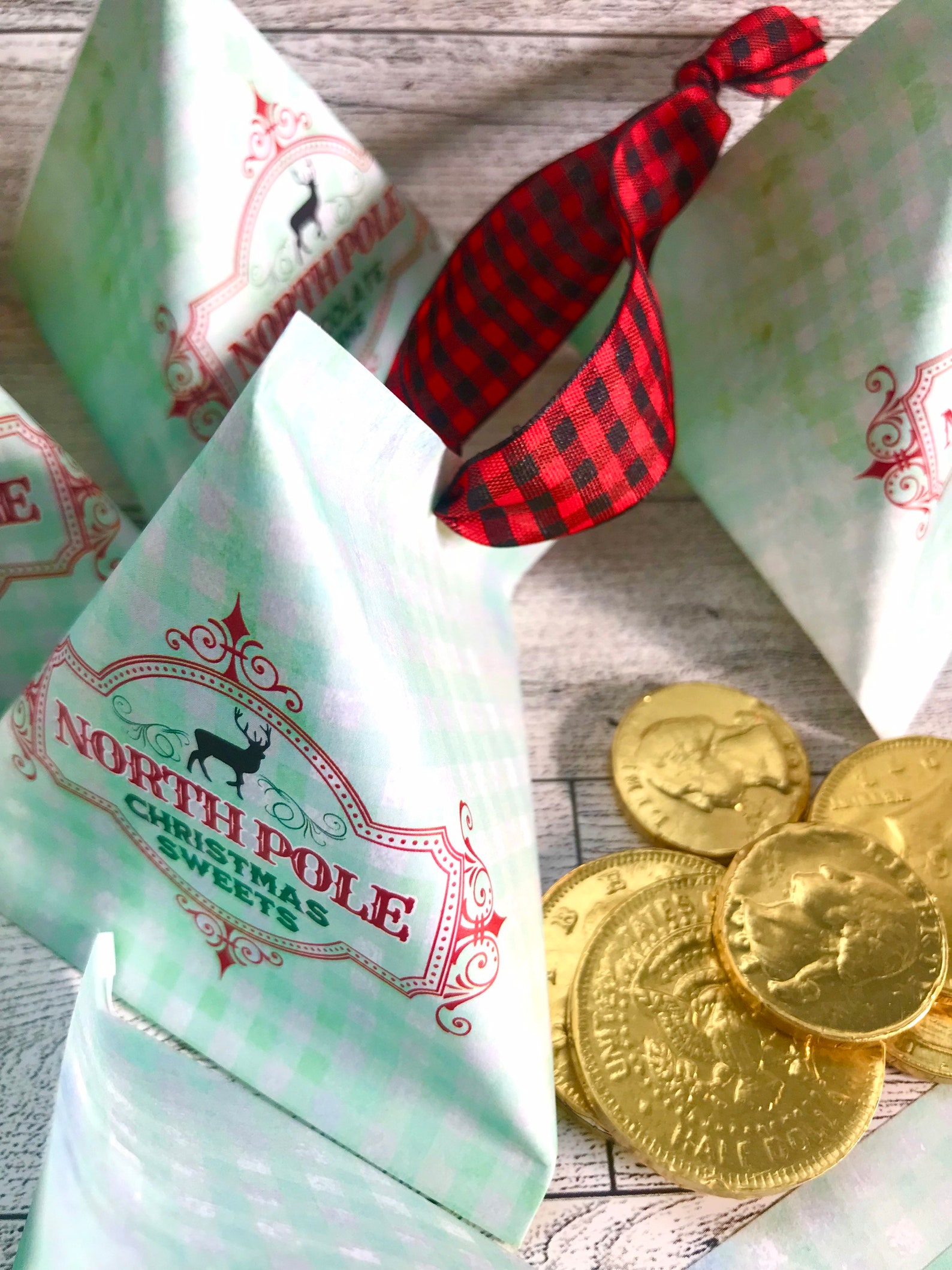 Printable Christmas Candy Favors, Pyramid Template, Triangular Candy ...