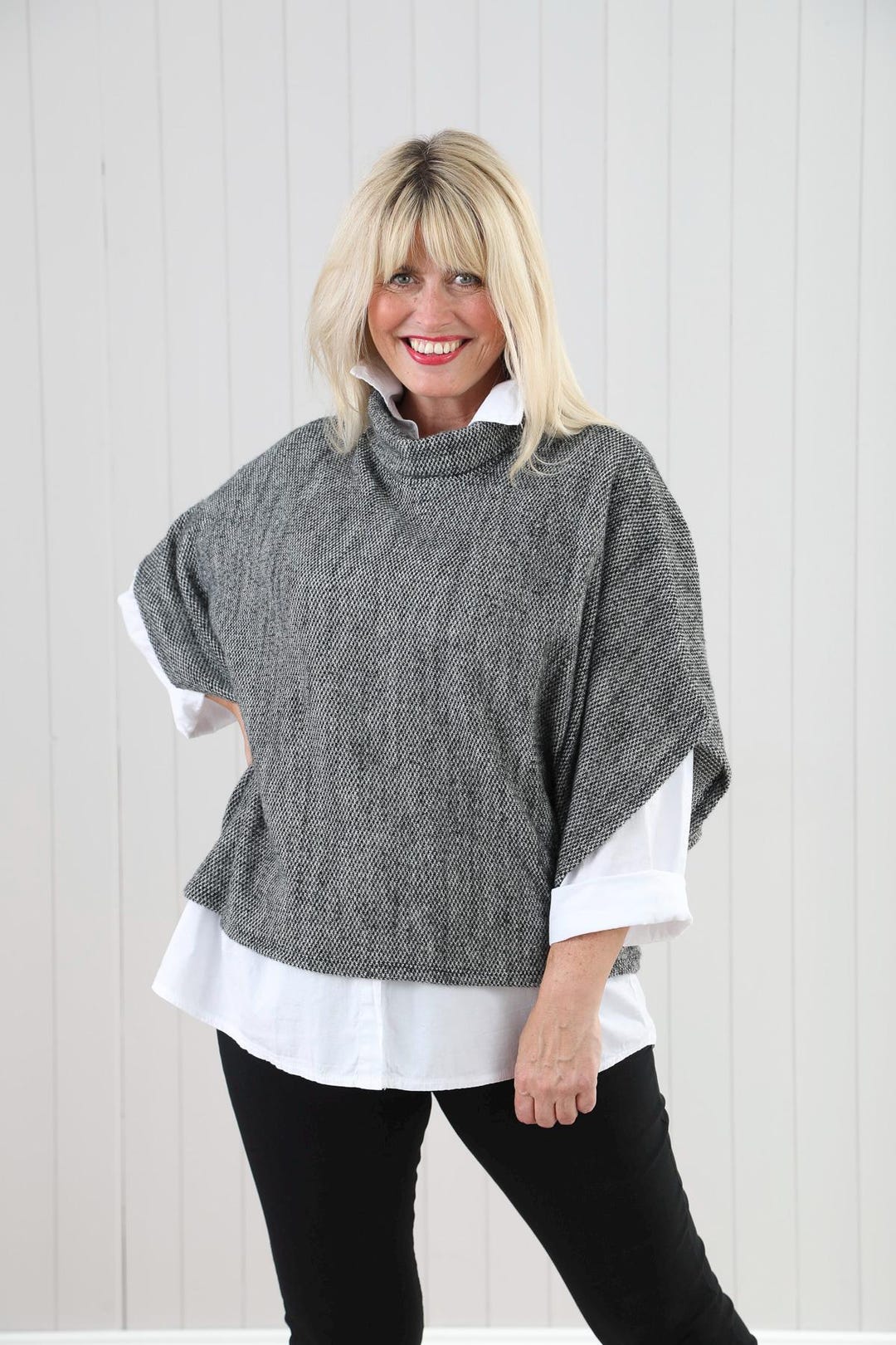 Goose Island Cowl Neck Poncho Top One Size Black/white Blend Great ...
