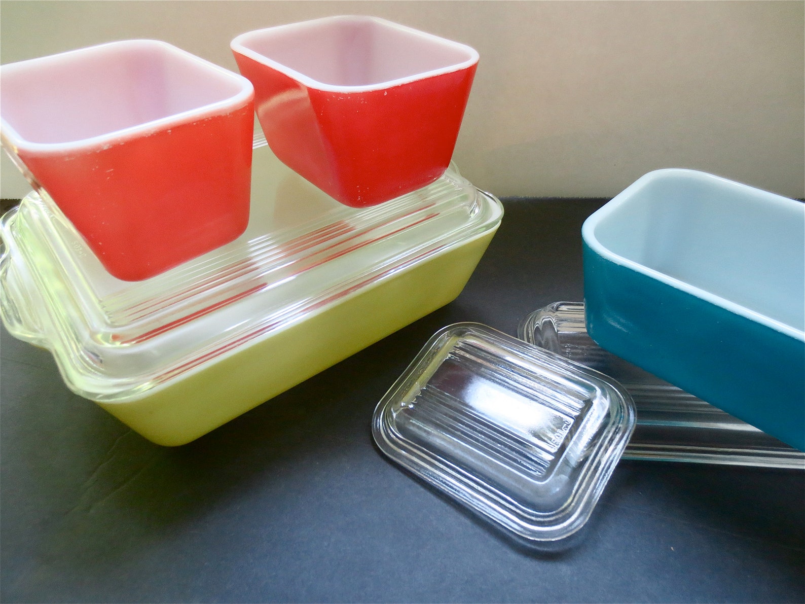 Pyrex Primary Colors Set of 4 All Dishes Have Lids - Etsy