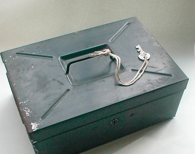 Rusty Trusty Old Lock Box Vintage 1950s Metal Cash Drawer With Key - Etsy