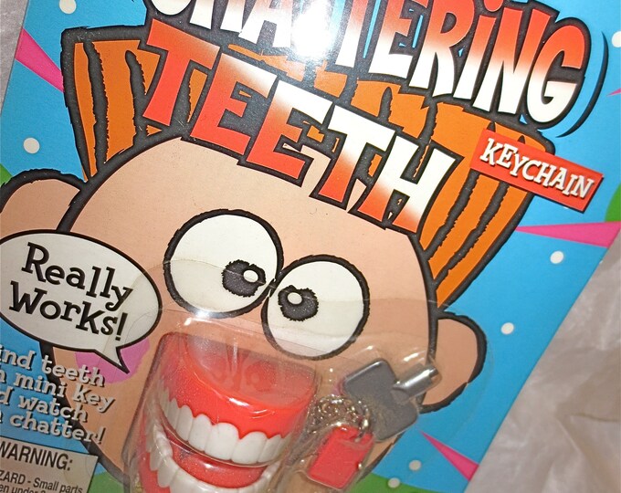 Gags of Yore - Classic Chattering Teeth Keychain - Wind up Toy - Ice ...