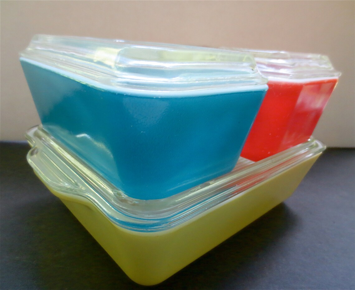 Pyrex Primary Colors Set of 4 - All Dishes Have Lids - Colorful Oven to ...