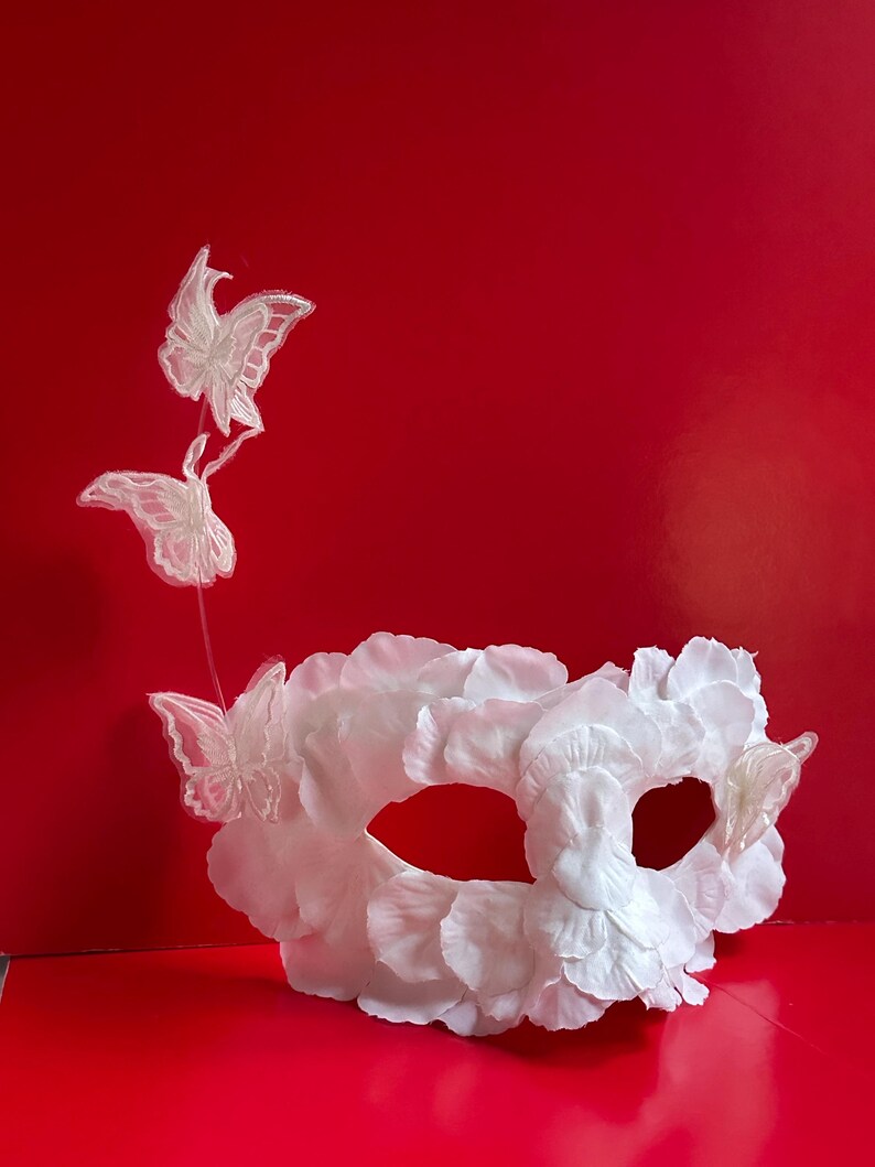 White Flower Masquerade Mask: Diner En Blanc Party - Handmade Floral ...