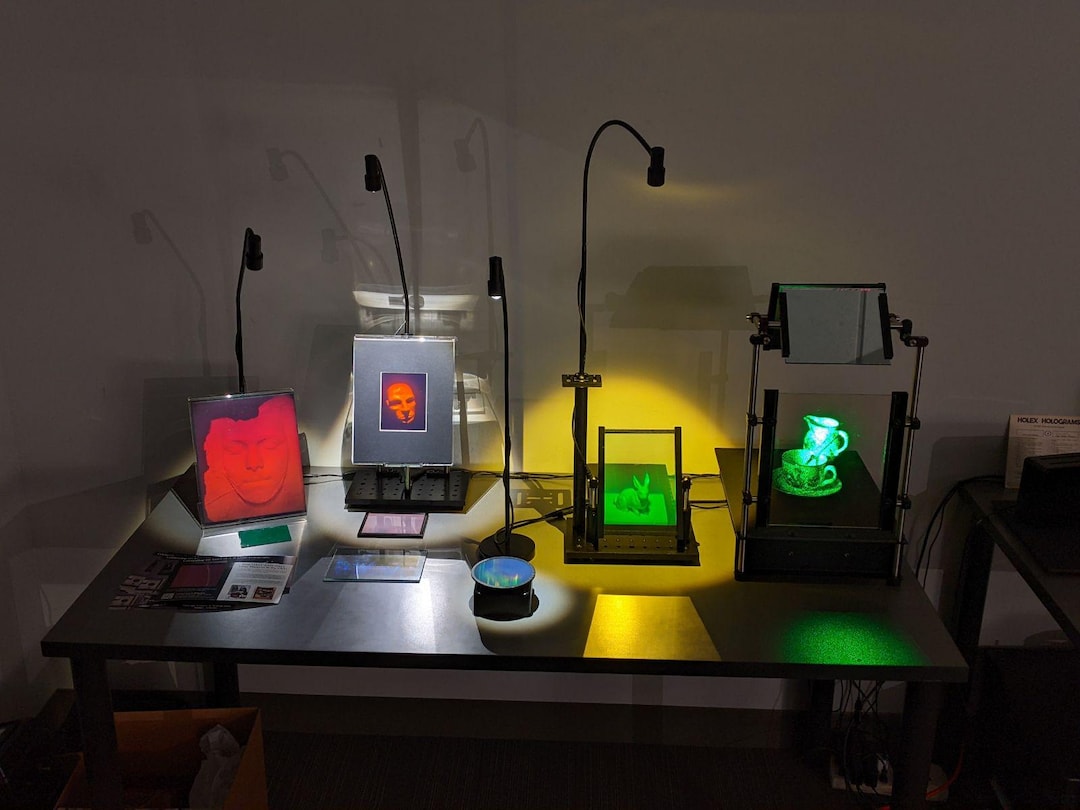 Hololamp Gooseneck Light for Illuminating Holograms. Desk Lamp, Clip ...