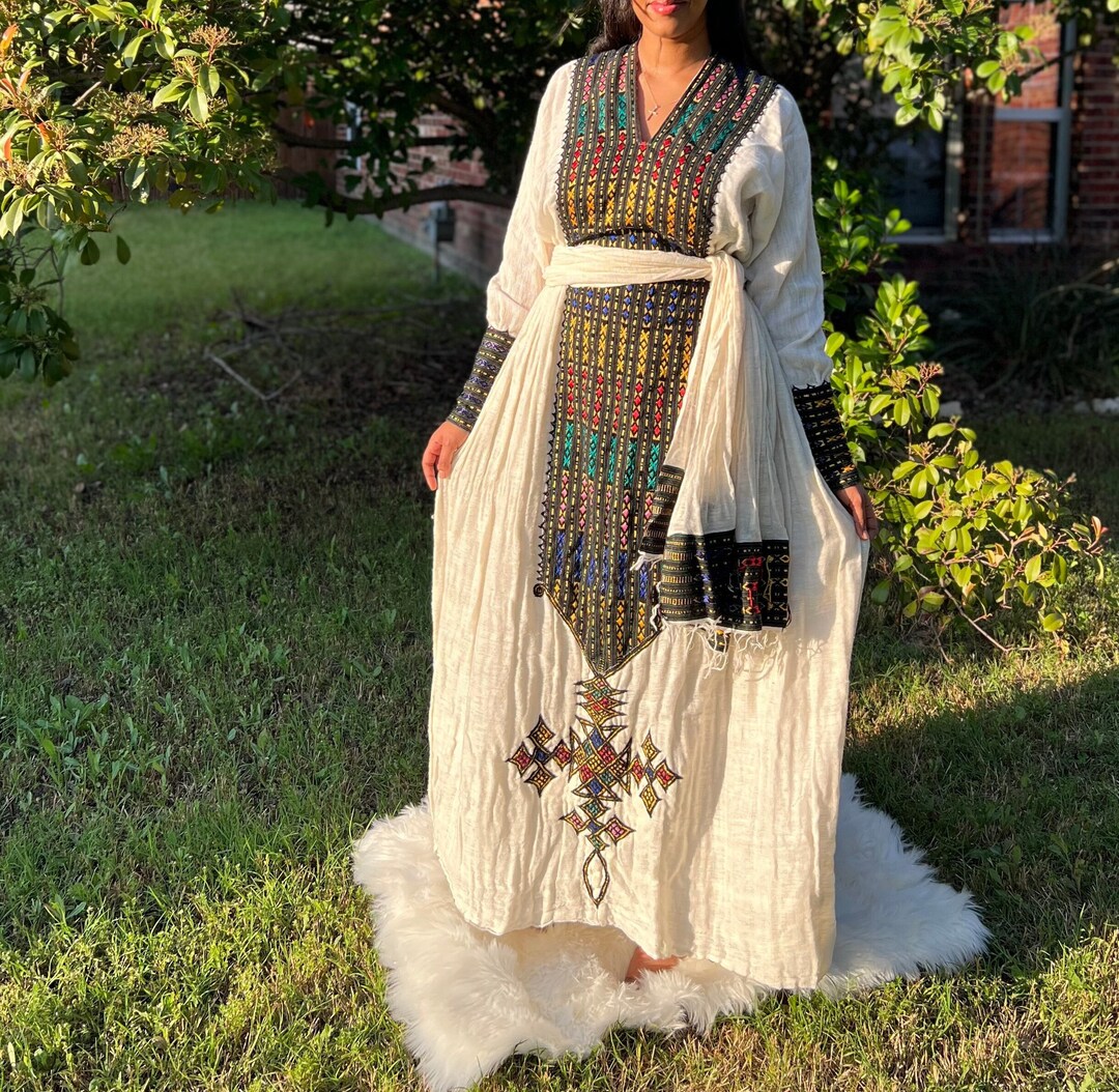 Lakomelza Tilfs • Ethiopian Wollo Amhara Sebez Tilf Fetil White Dress ...