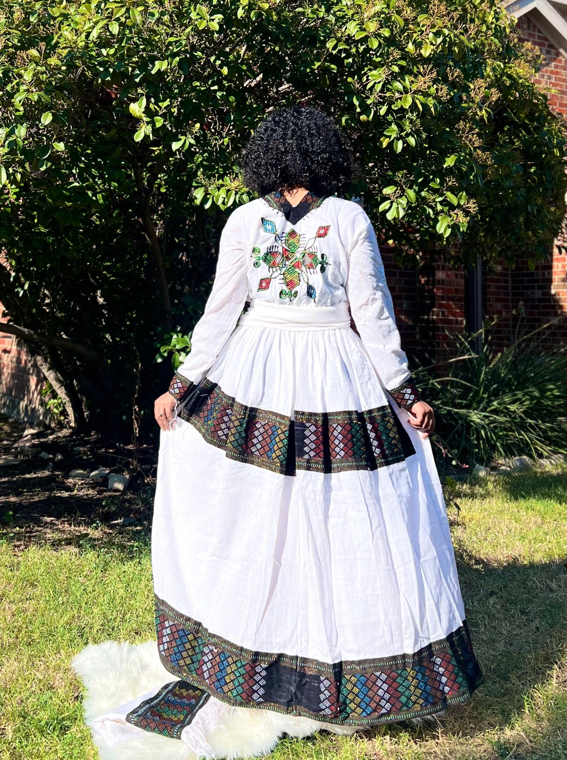 Lakomelza Tilfs • Ethiopian Wollo Amhara Raya Fabric White Dress ...