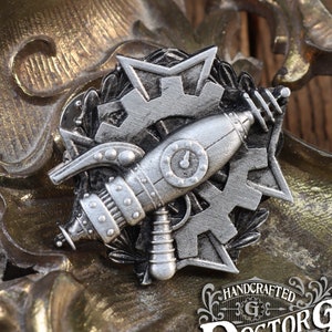 Raygun Badge - Steampunk Ray Gun Brooch - Fine Handcrafted Pewter ...