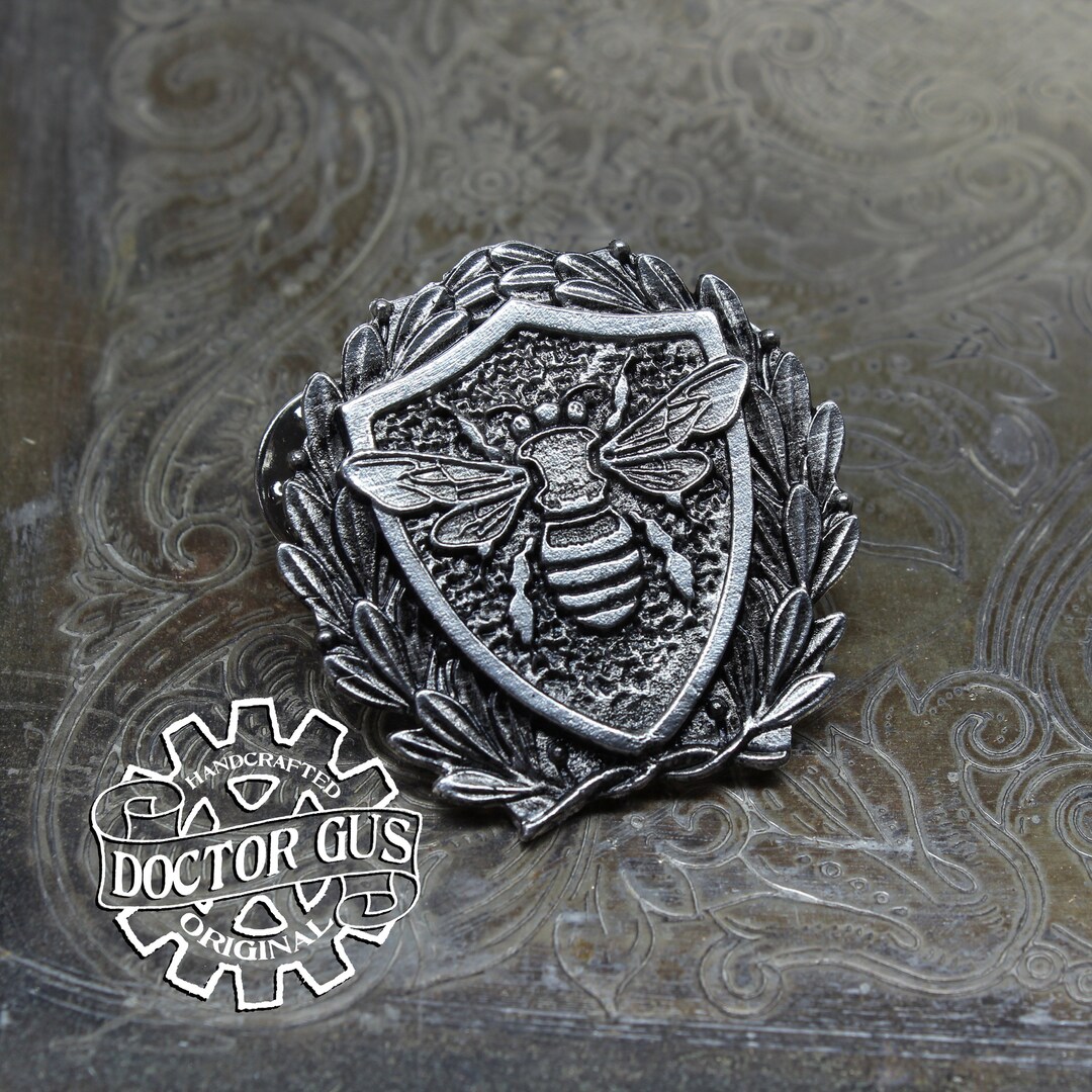 Bee Heraldic Badge - Heraldry Cosplay Pin - Handcrafted Pewter ...