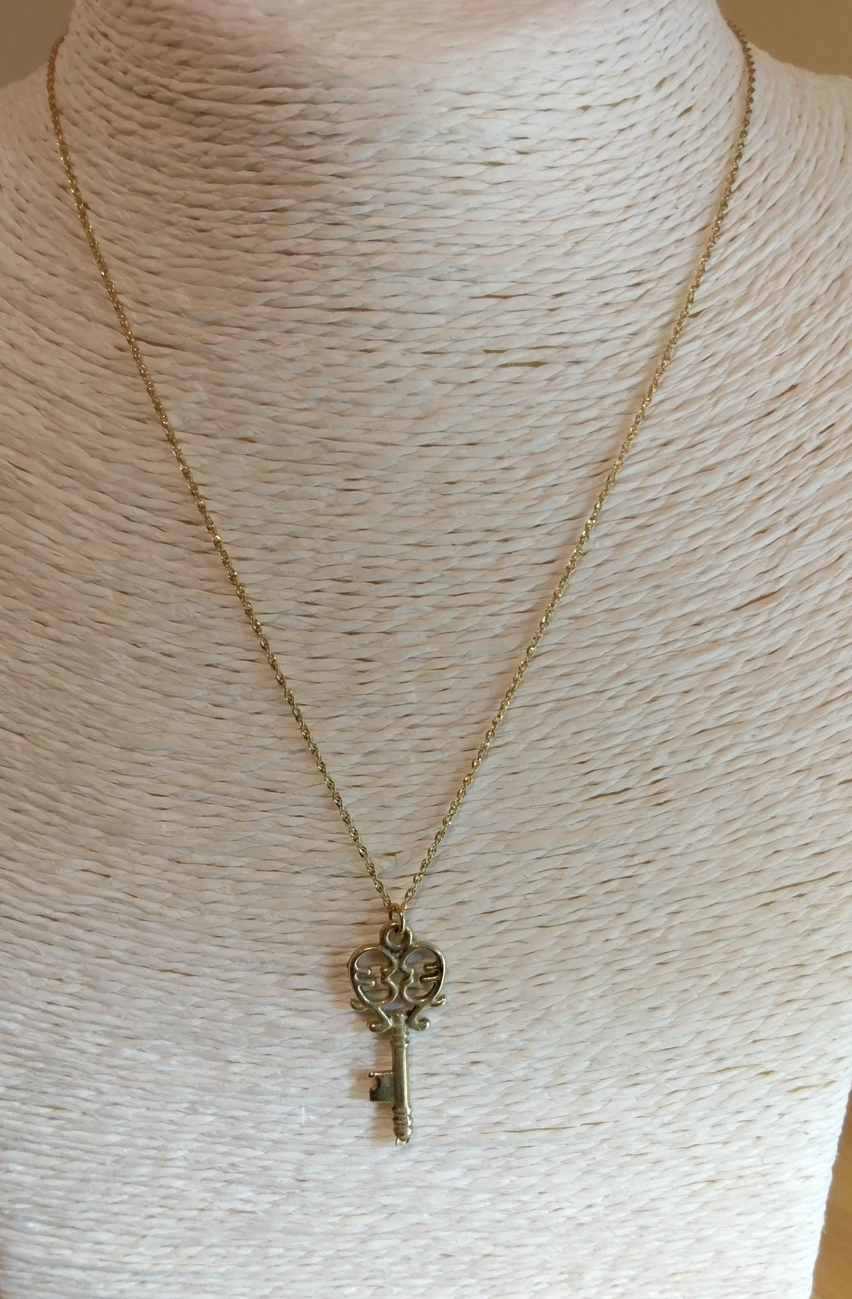 Gold Key Necklace in 14k - Etsy