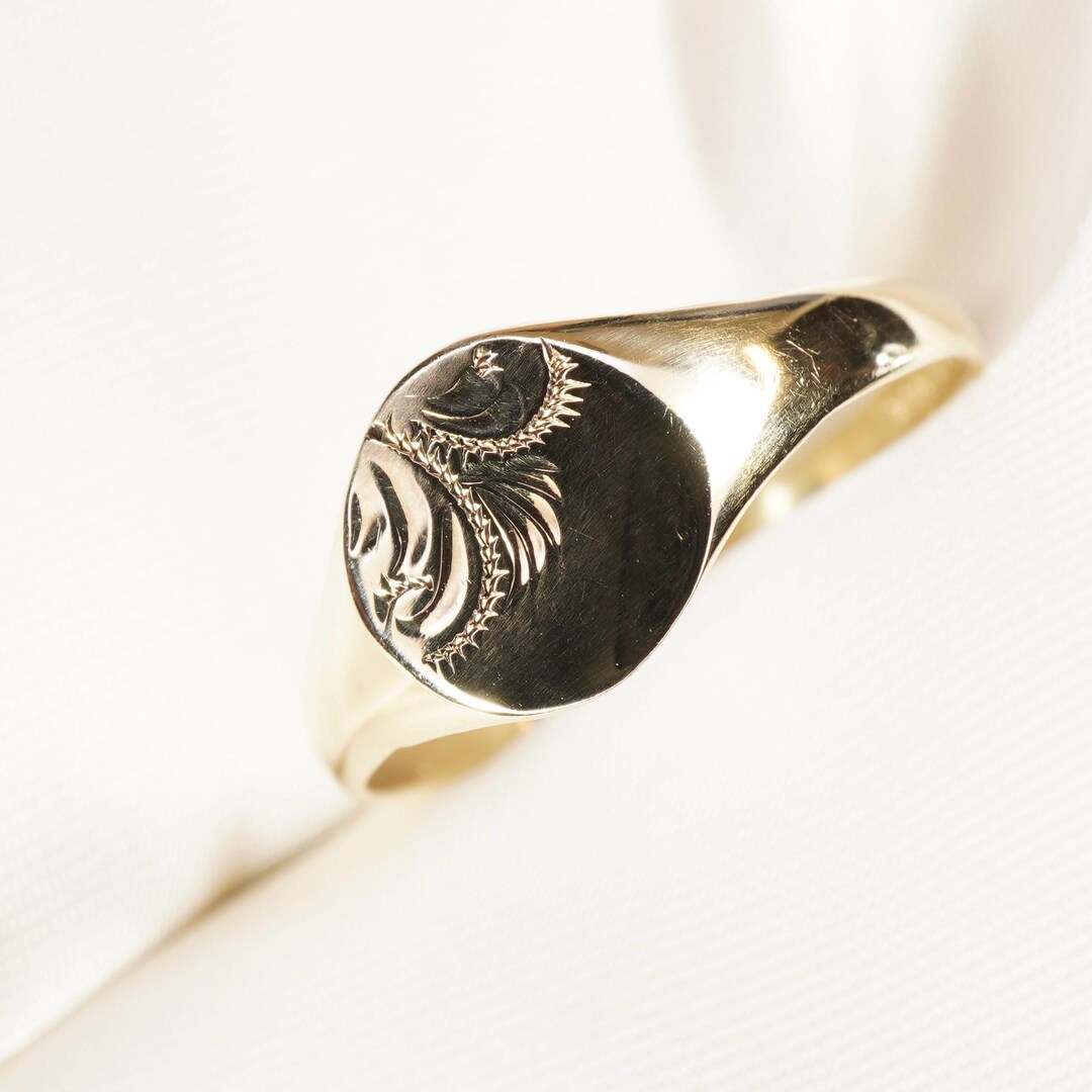 Vintage 9CT Signet Ring - Etsy