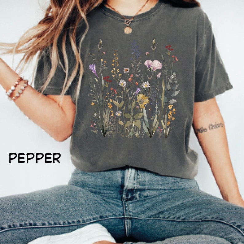 Comfort Colors® Wild Flowers T-shirt, Vintage Botanical Tee, Pastel Floral Nature T-shirt ...