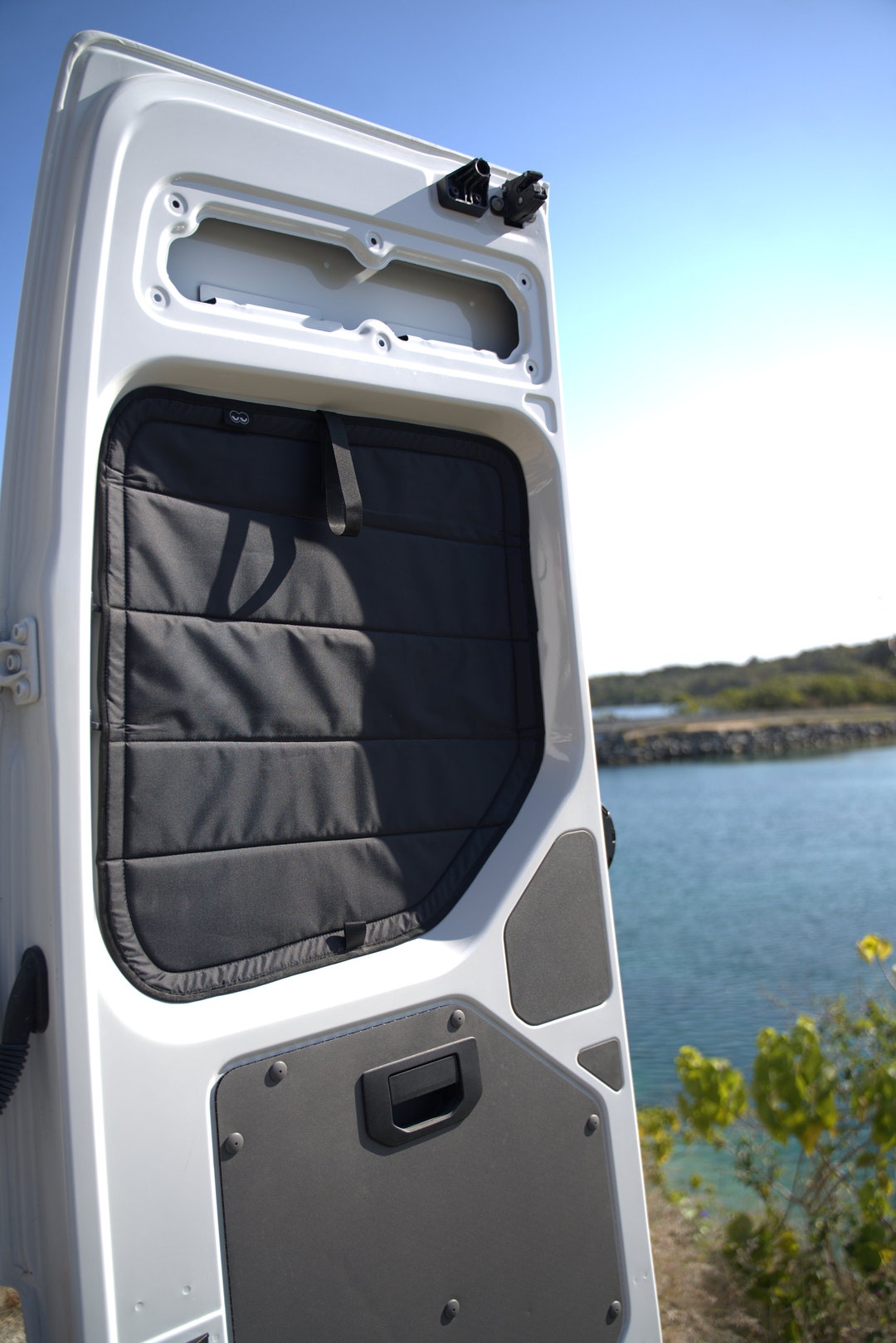 MAN TGE / Volkswagen Crafter Rear Door Set pair YRS 2017-current ...