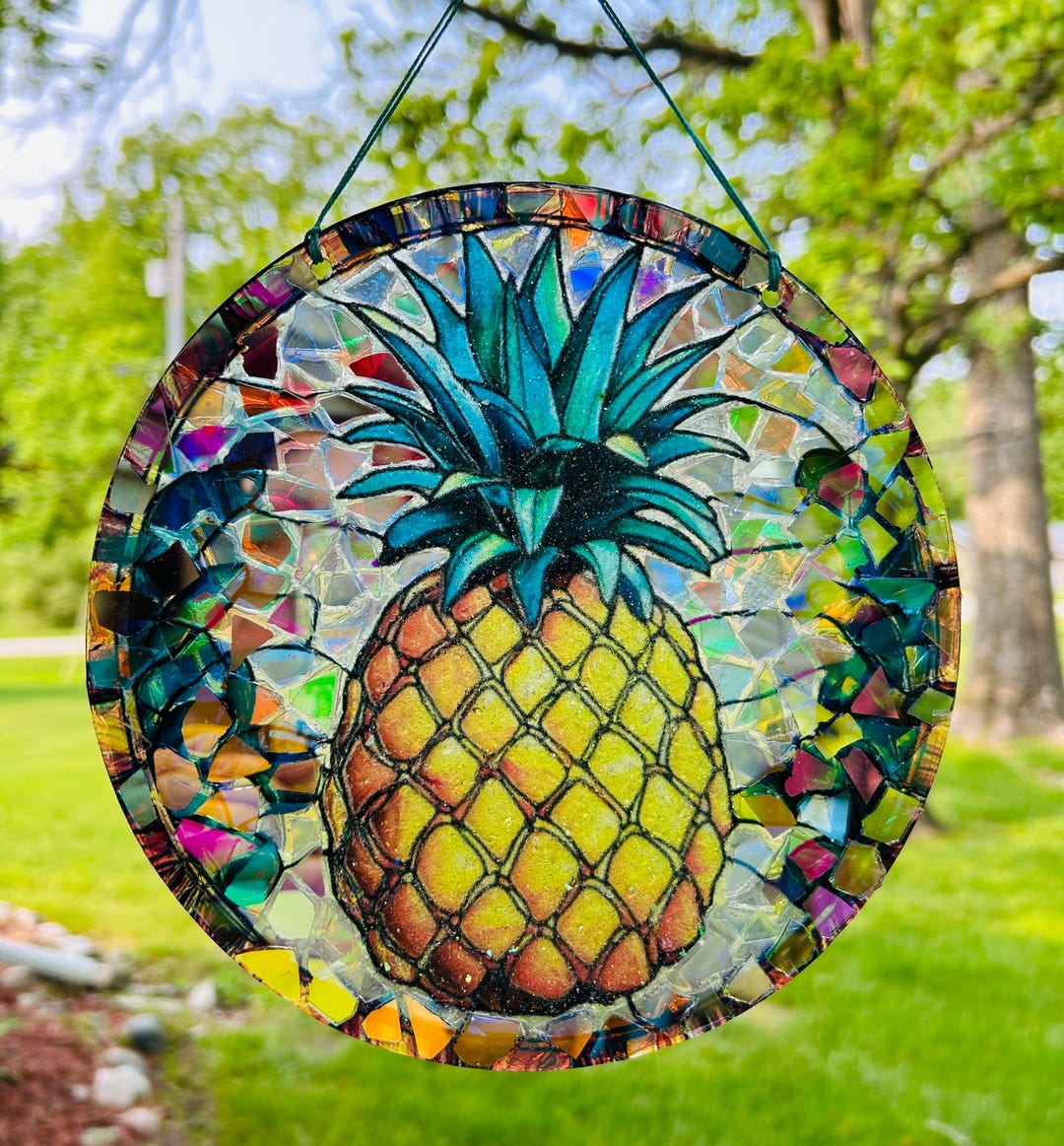 Pineapple Suncatcher.. Blingthingzbylori .. Whirligigs Wind Spinner ...