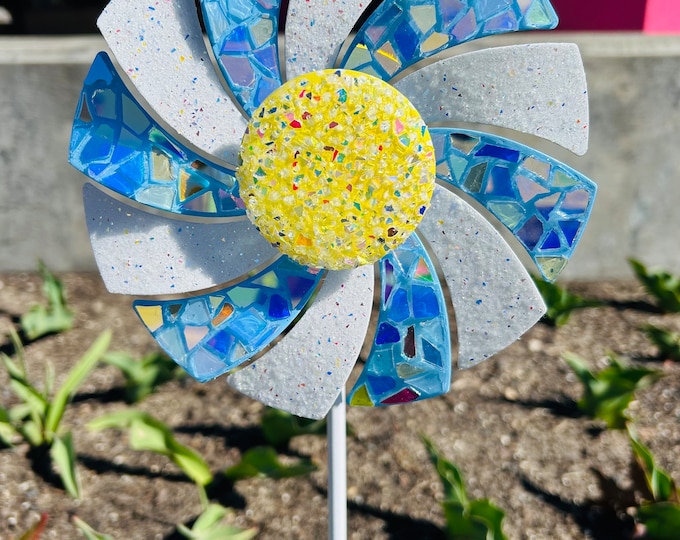 Pinwheel.. Flower Pinwheel.. Blingthingzbylori.. Suncatcher.. Flower - Etsy