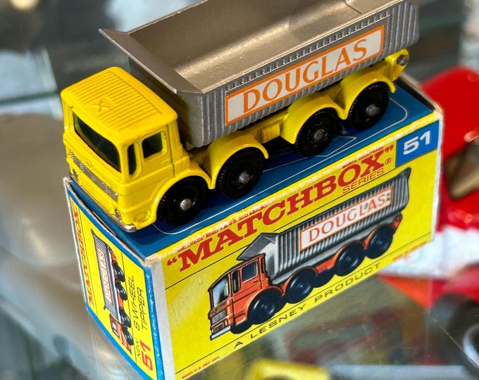 Lesney Matchbox No51 8 Wheel Tipper AEC Truck With Original Box. Corgi ...