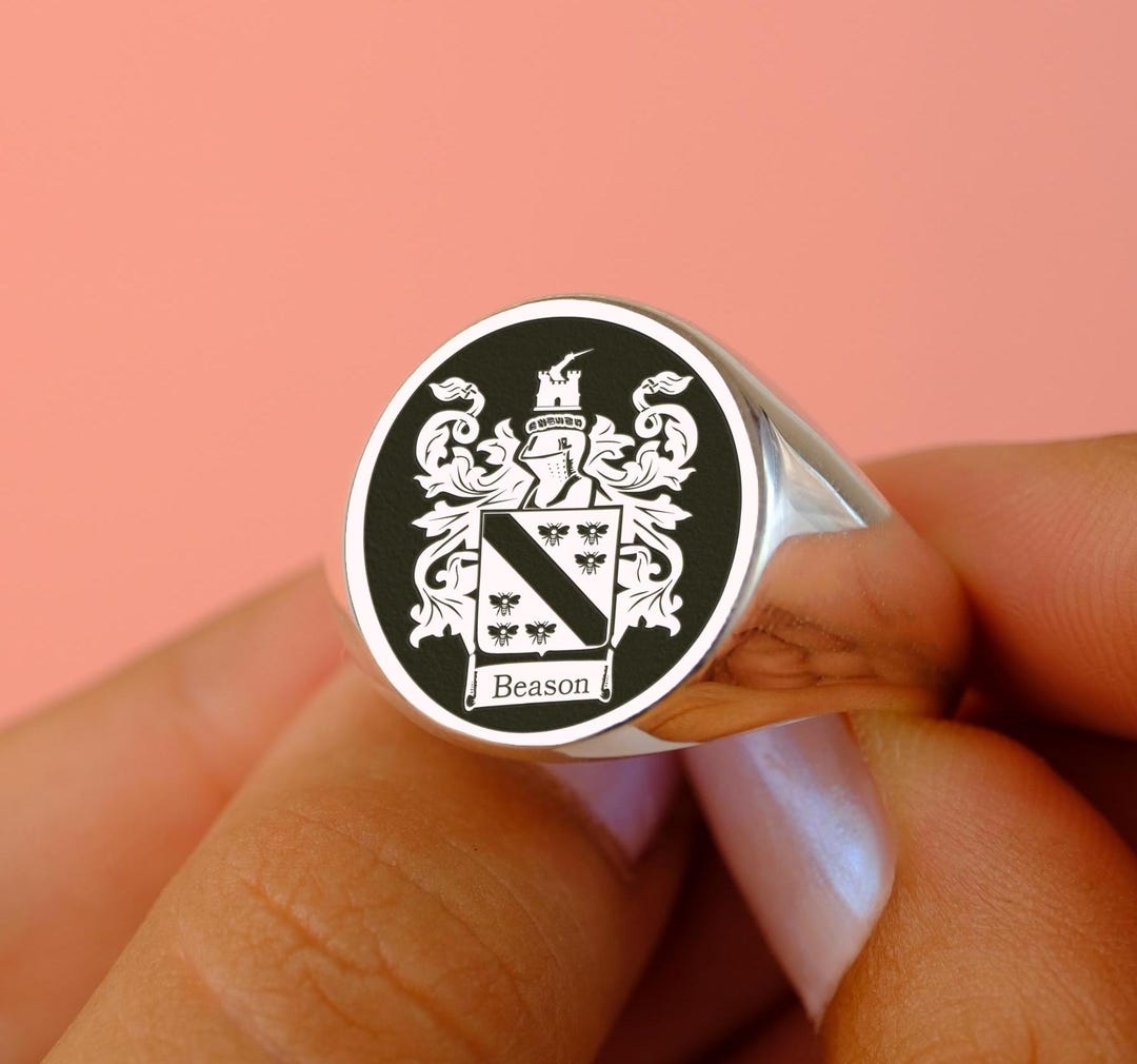 Custom Family Crest Signet Ring - Personalized Jewelry in Gold & Silver ...