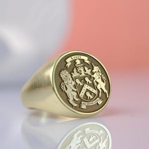 Custom Family Crest Signet Ring: Sterling Silver, Gold Coat of Arms - Etsy