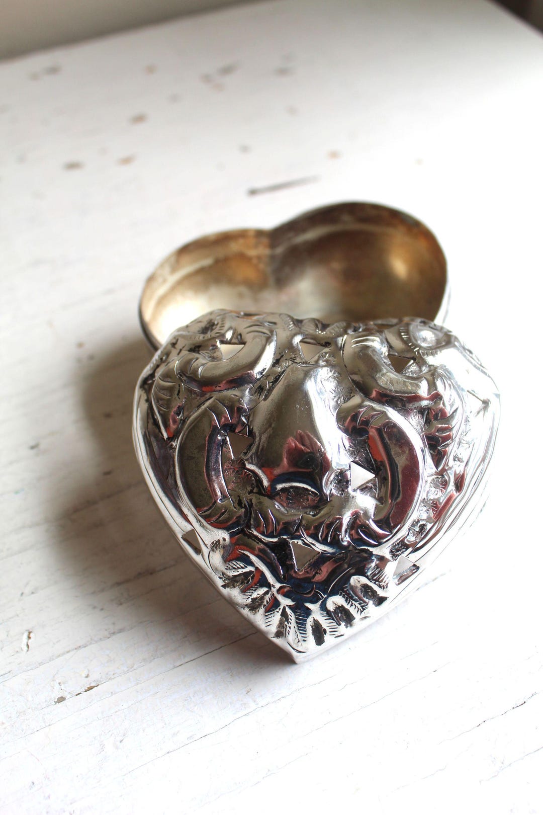 Heart Shaped Box : Silverplate Tin Repousse Lidded Jar Vanity Potpourri ...