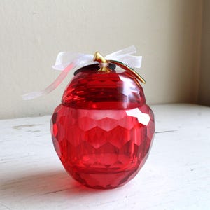 Luxury Gift Container : Vidali Faceted Clear Red Glass Apple Persimmon ...