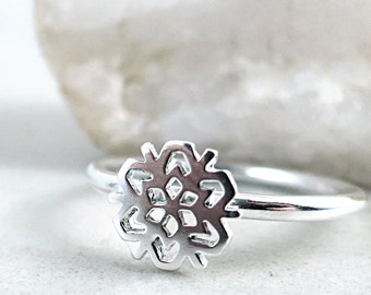 Sterling Silver Holly ring leaf and berry stacking Winter | Etsy