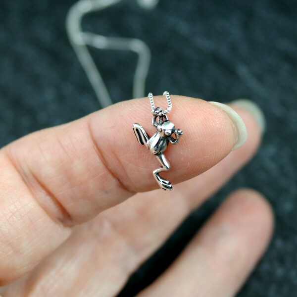 Tree Frog Pendant - Etsy