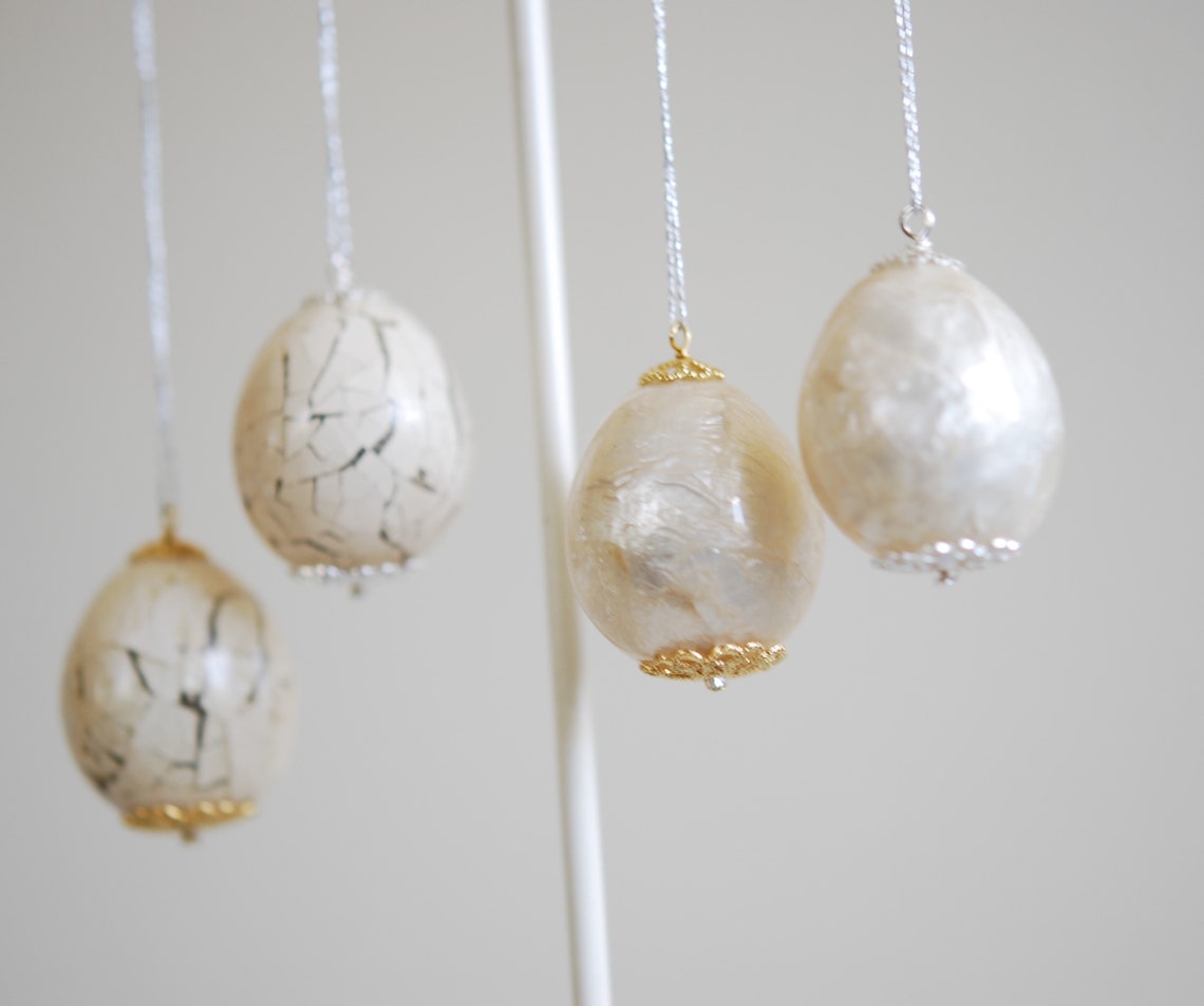 Christmas Ornament/egg Capiz Shell Ornament/christmas Gift/holiday Gift ...