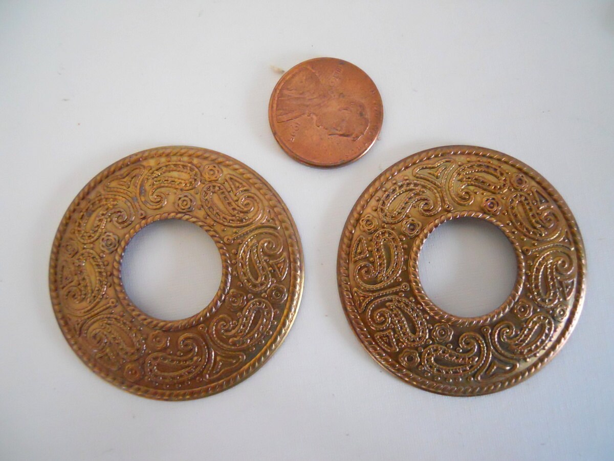 2 Vintage Brass Circle Stampings - Etsy