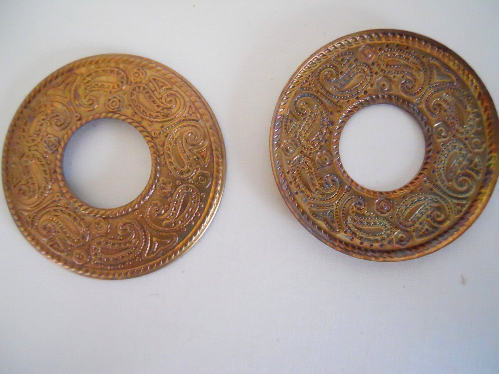 2 Vintage Brass Circle Stampings - Etsy