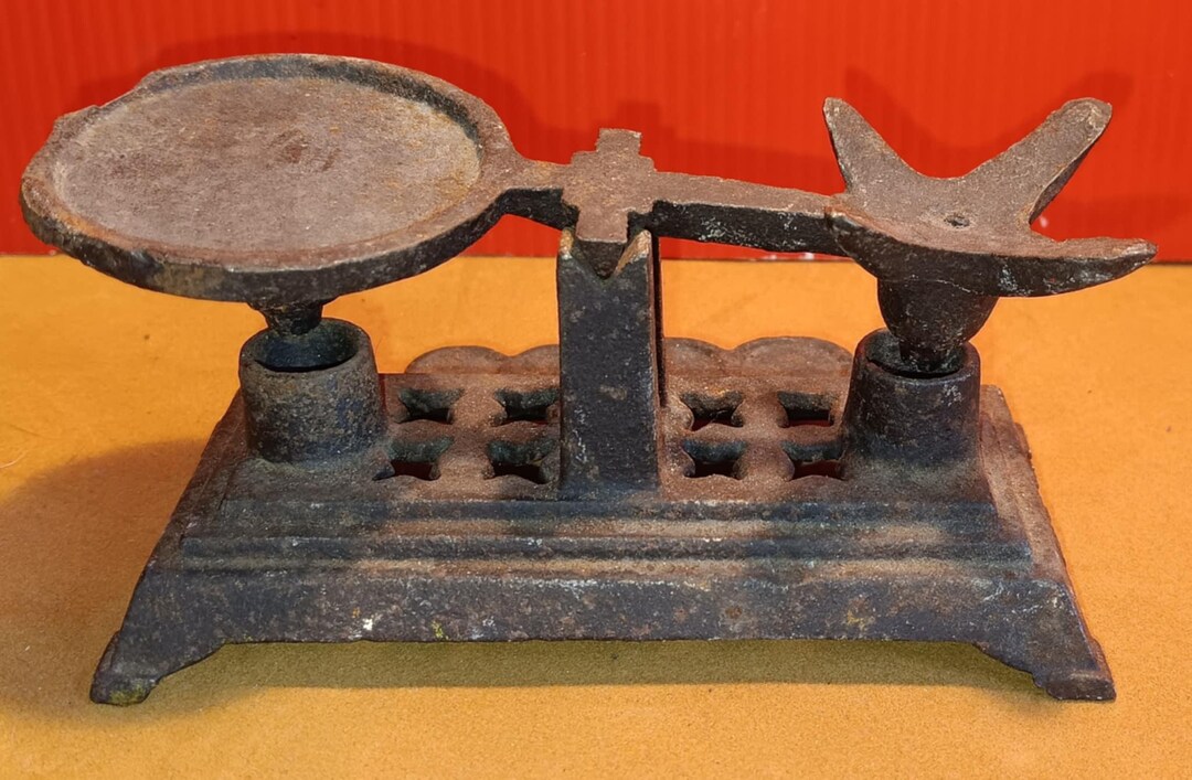Vintage Cast Iron Paperweight Scale - Vintage Paperweight Balance ...