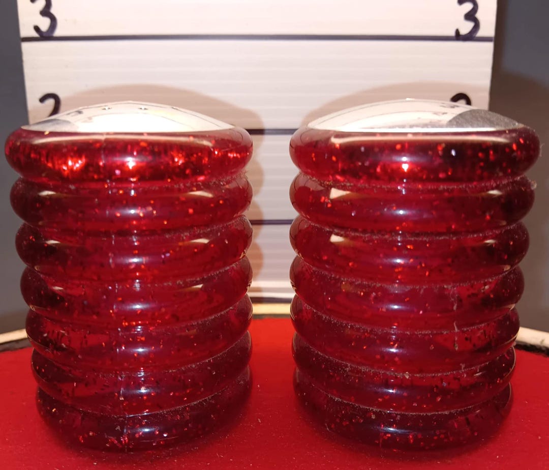 Red Glitter Salt and Pepper Shakers Glitter Salt & Pepper Shakers With ...