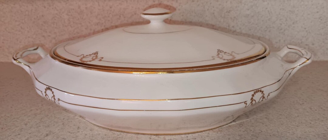 Vintage Soup Tureen With Gold Trim on a Knowles Soup Tureen by Edwin ...