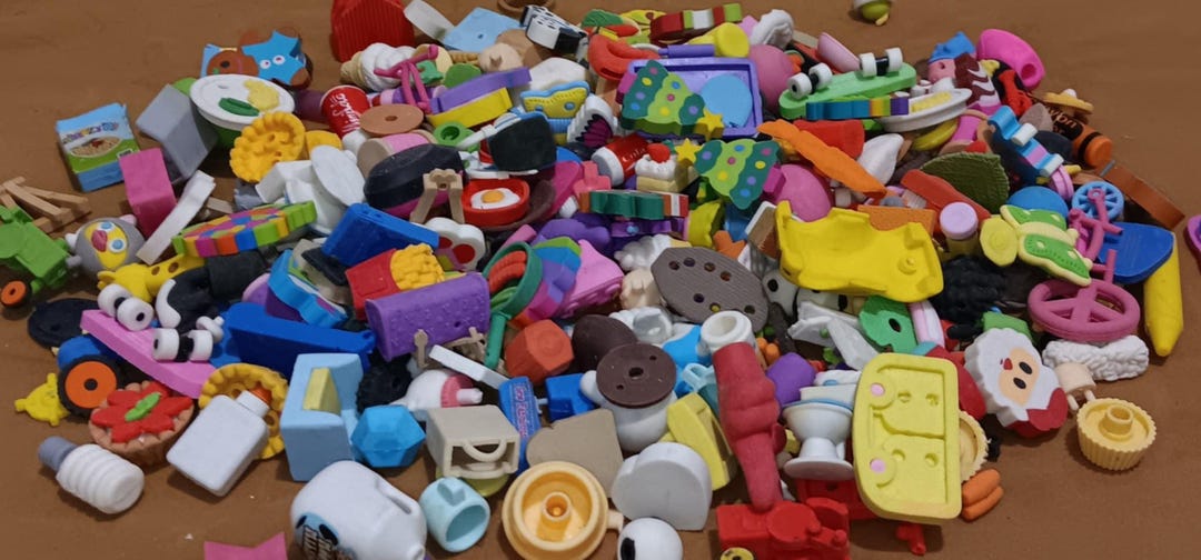Vintage Eraser Lot of Erasers - Vintage Toy Lot of Over 200 Erasers for ...