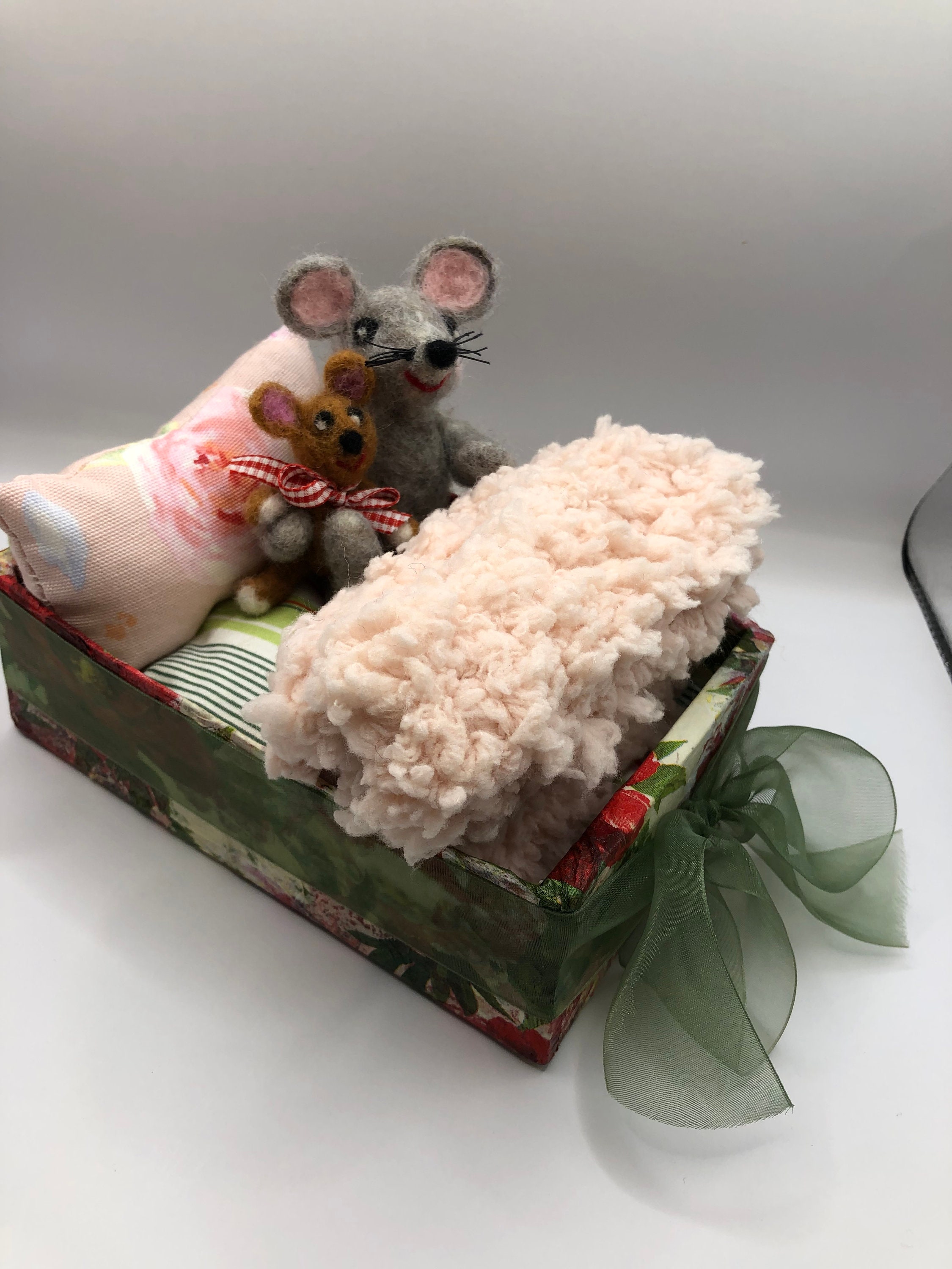 Needle Felted Mouse With Teddy Bear, Bed, Decoupage, Ribbon ...