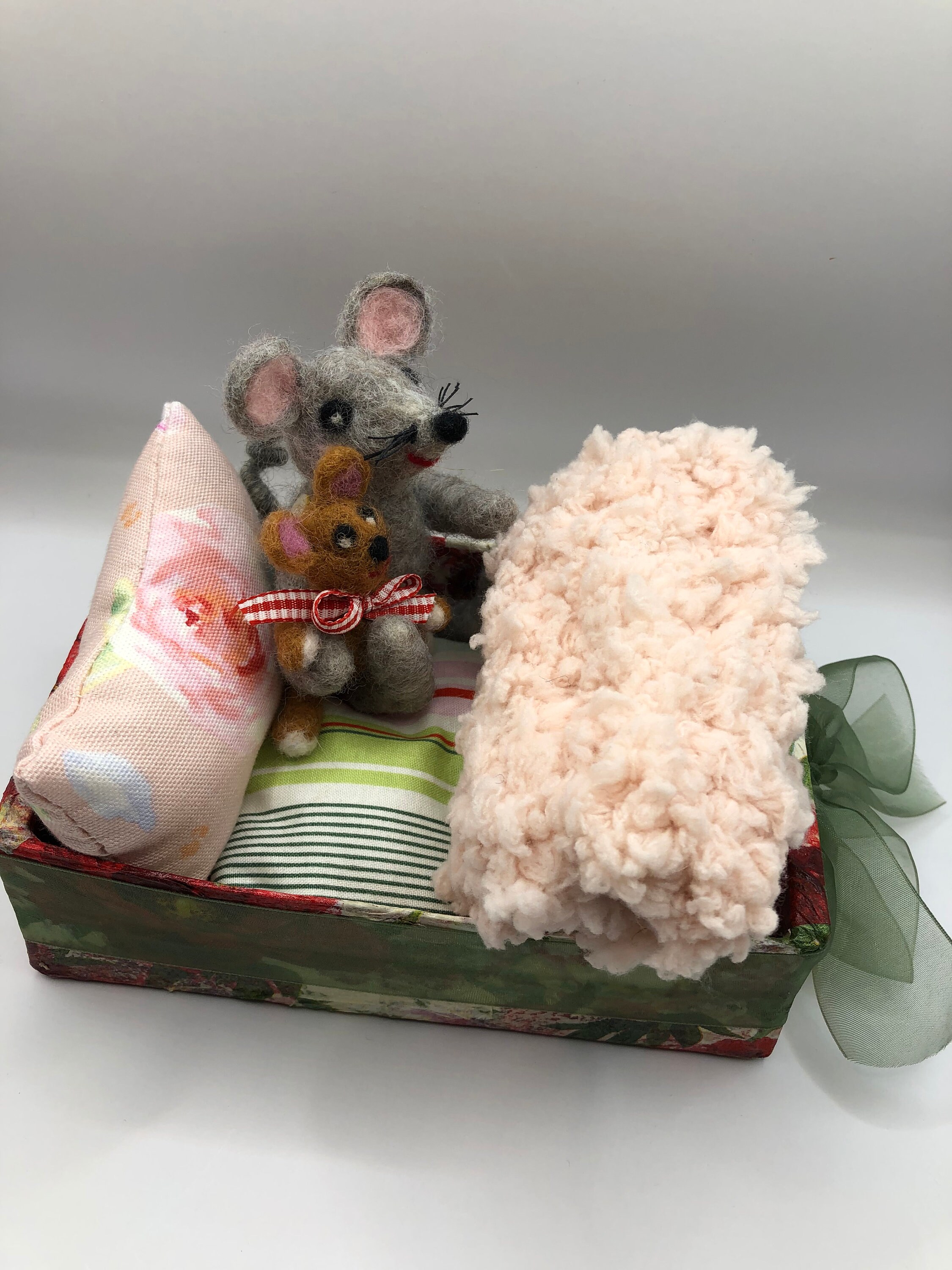 Needle Felted Mouse With Teddy Bear, Bed, Decoupage, Ribbon ...