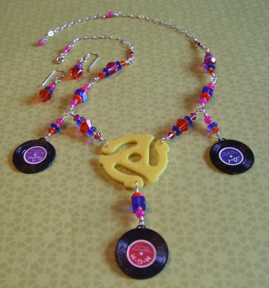 Retro 45 RPM Record Adapter music Lover Necklace - Etsy