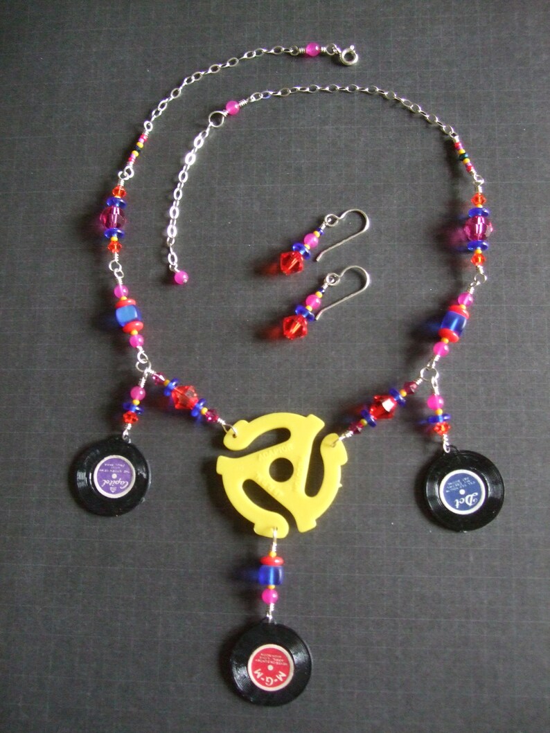 Retro 45 RPM Record Adapter music Lover Necklace - Etsy