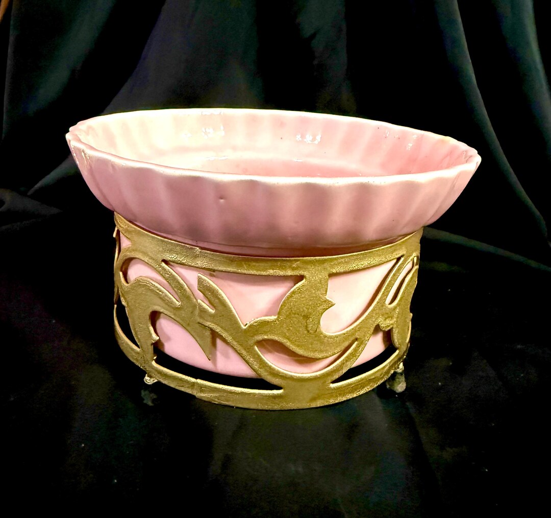 Vintage Mid Century Modern Pink Ruffled Pottery Planter by Miramar of ...