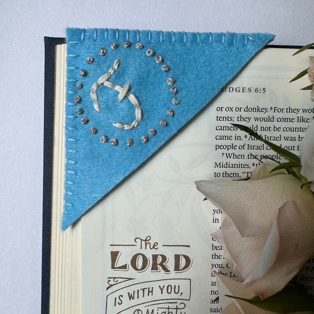 Circled Customizable Initial Hand Embroidered Felt Corner Bookmark - Etsy