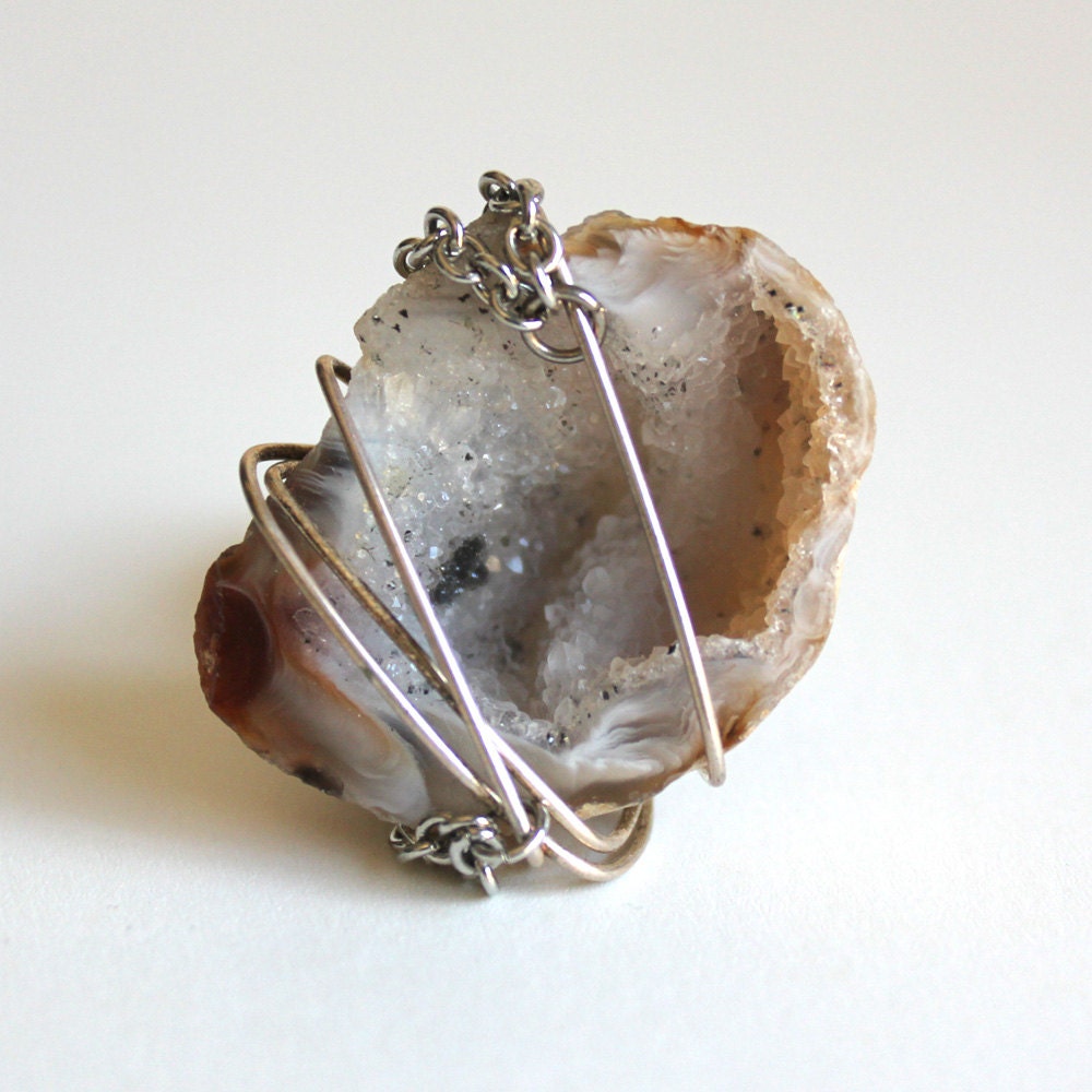 Crystal Cave and Chain Ring That Rocks Size 7 - Etsy