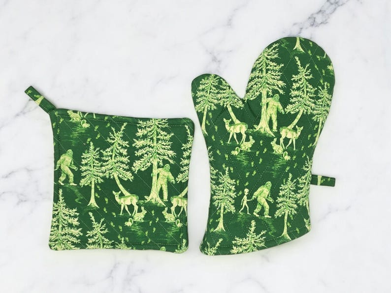 Oven Mitt, Pot Holder, Alien, UFO, Big Foot, Thick, Handmade Oven Mitt ...