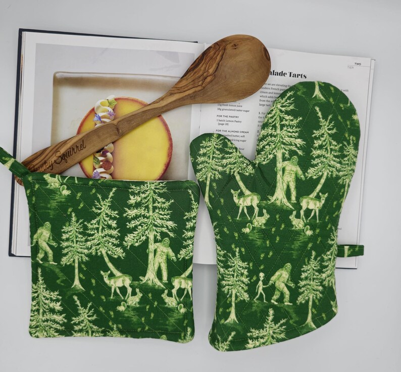 Oven Mitt, Pot Holder, Alien, UFO, Big Foot, Thick, Handmade Oven Mitt ...